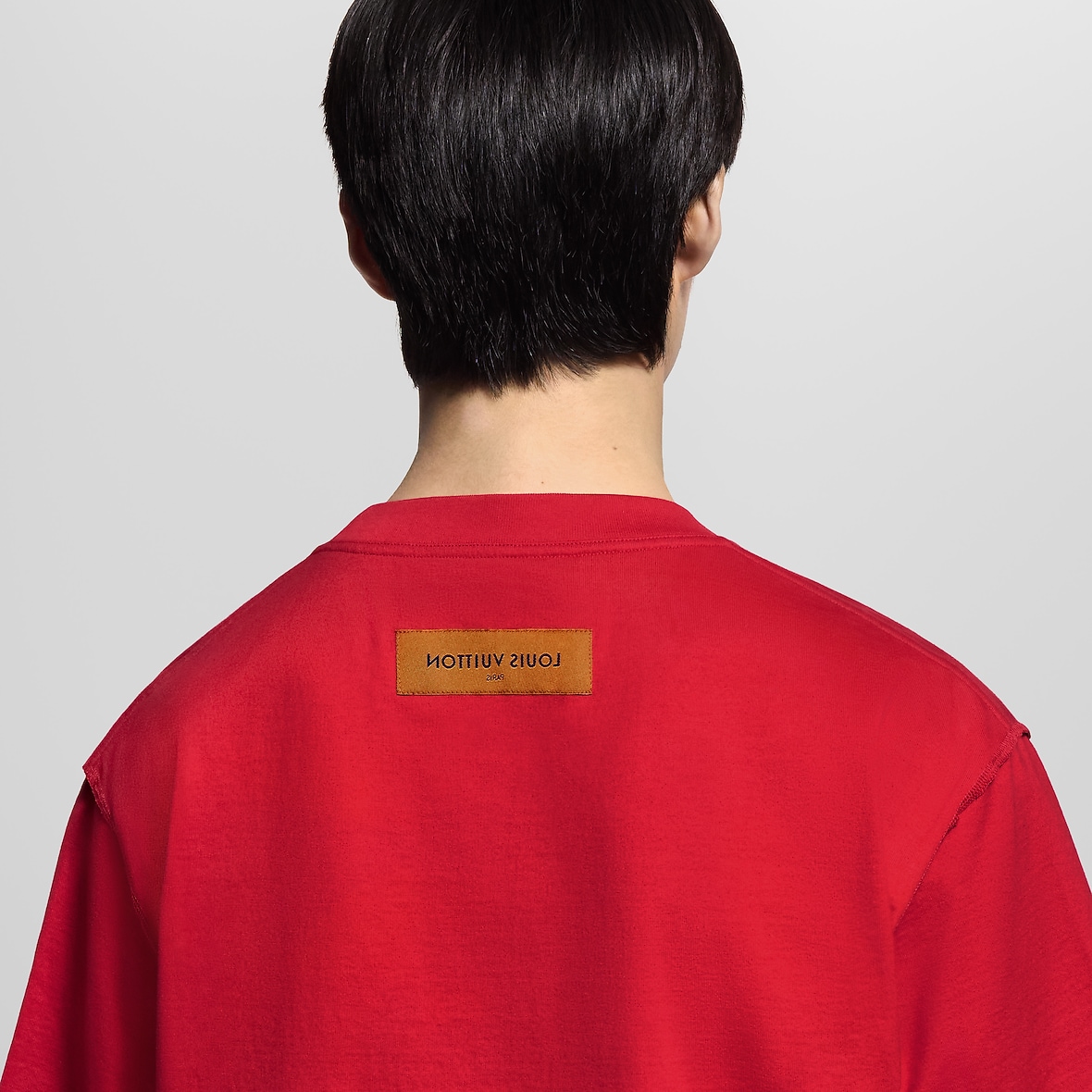 Embossed LV T-Shirt - Ready-to-Wear | LOUIS VUITTON